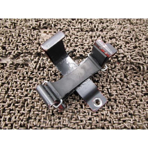 モンキー　バッテリーケース商品説明始動確認済み車両からの取り外しとなります。使用感等に伴うキズございます。商品の状態は、画像にてご確認下さい。修復素材に、いかがですか♪中古品の為、神経質な方のご入札はご遠慮願います。【車両情報】■メーカー：...