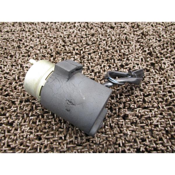 マジェスティ250　燃料ポンプ商品説明使用感等に伴うキズございます。商品の状態は、画像にてご確認下さい。修復素材に、いかがですか♪動作未確認の為、神経質な方のご入札はご遠慮願います。【車両情報】■メーカー：ヤマハ■車名：マジェスティ250■...