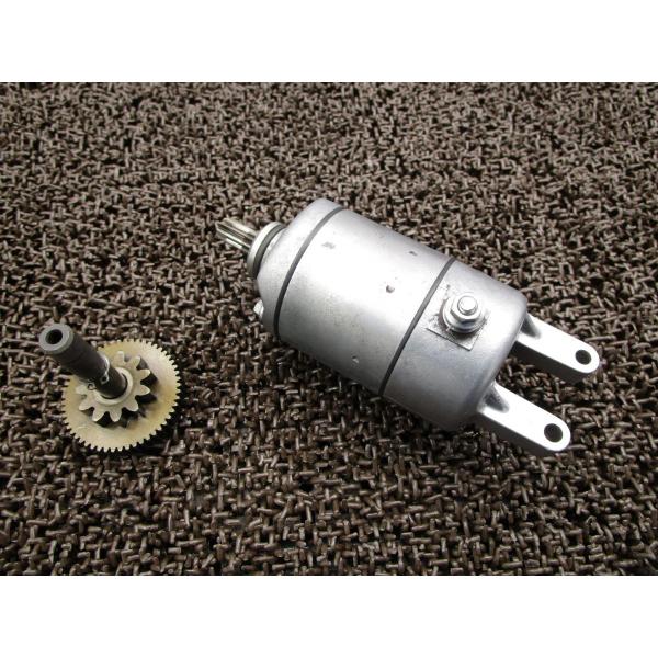 マジェスティ250　セルモーター ギア商品説明動作確認済みとなります。使用感等に伴うキズございます。商品の状態は、画像にてご確認下さい。修復素材に、いかがですか♪中古品の為、神経質な方のご入札はご遠慮願います。【車両情報】■メーカー：ヤマハ...