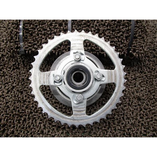 GS50　スプロケット ハブ 41丁商品説明始動確認済み車両からの取り外しとなります。使用感等に伴うキズございます。ガリキズ、削れございます。商品の状態は、画像にてご確認下さい。修復素材に、いかがですか♪中古品の為、神経質な方のご入札はご遠...