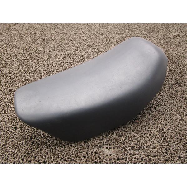 GS50　シート商品説明始動確認済み車両からの取り外しとなります。使用感等に伴うキズございます。シートに穴あきが複数箇所ございます。商品の状態は、画像にてご確認下さい。修復素材に、いかがですか♪中古品の為、神経質な方のご入札はご遠慮願います...