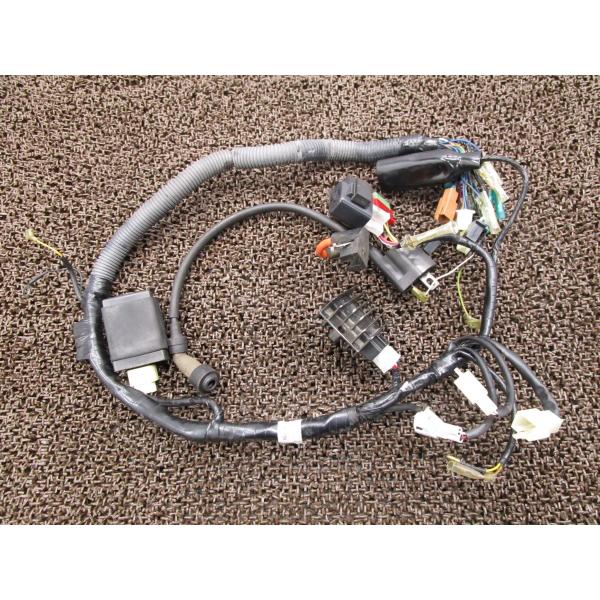 YB125SP　メインハーネス CDI レギュレタースターターリレー イグニッションコイル商品説明始動確認済み車両からの取り外しとなります。使用感等に伴うキズございます。商品の状態は、画像にてご確認下さい。修復素材に、いかがですか♪中古品の...