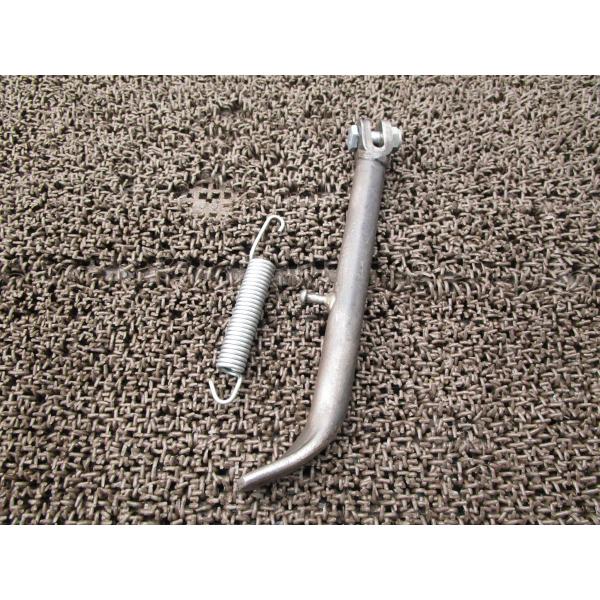 YB125SP　サイドスタンド商品説明始動確認済み車両からの取り外しとなります。使用感等に伴うキズ、サビございます。商品の状態は、画像にてご確認下さい。修復素材に、いかがですか♪中古品の為、神経質な方のご入札はご遠慮願います。【車両情報】■...