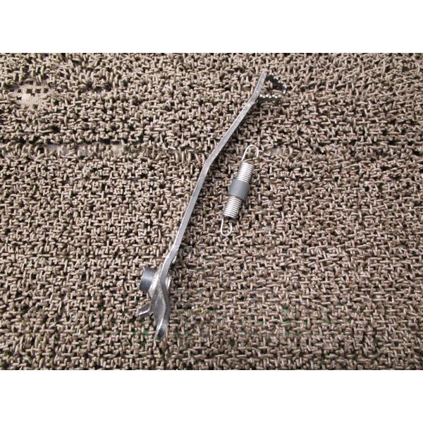 CRM80　ブレーキペダル商品説明始動確認済み車両からの取り外しとなります。使用感等に伴うキズ、サビございます。商品の状態は、画像にてご確認下さい。修復素材に、いかがですか♪中古品の為、神経質な方のご入札はご遠慮願います。【車両情報】■メー...