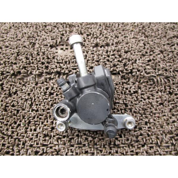 CRM80　フロントキャリパー商品説明始動確認済み車両からの取り外しとなります。使用感等に伴うキズ、サビございます。商品の状態は、画像にてご確認下さい。修復素材に、いかがですか♪中古品の為、神経質な方のご入札はご遠慮願います。【車両情報】■...