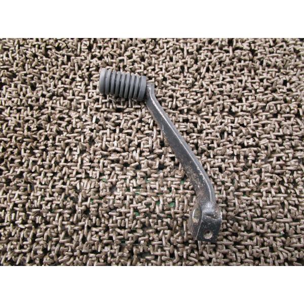 FTR223　チェンジペダル商品説明始動確認済み車両からの取り外しとなります。使用感等に伴うキズ、サビございます。商品の状態は、画像にてご確認下さい。修復素材に、いかがですか♪中古品の為、神経質な方のご入札はご遠慮願います。【車両情報】■メ...