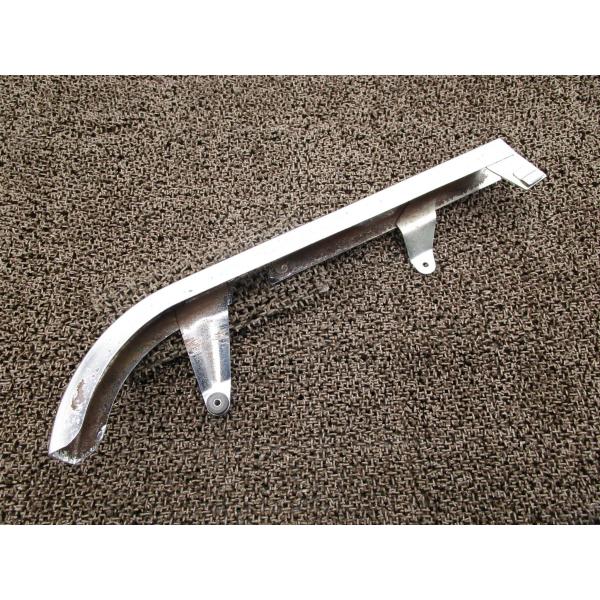 VRX400ロードスター　チェーンカバー商品説明始動確認済み車両からの取り外しとなります。使用感等に伴うキズ、サビございます。メッキ剥がれ、浮きございます。商品の状態は、画像にてご確認下さい。修復素材に、いかがですか♪中古品の為、神経質な方...