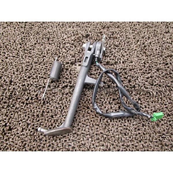 VRX400ロードスター　サイドスタンド商品説明始動確認済み車両からの取り外しとなります。使用感等に伴うキズ、サビございます。商品の状態は、画像にてご確認下さい。修復素材に、いかがですか♪中古品の為、神経質な方のご入札はご遠慮願います。【車...