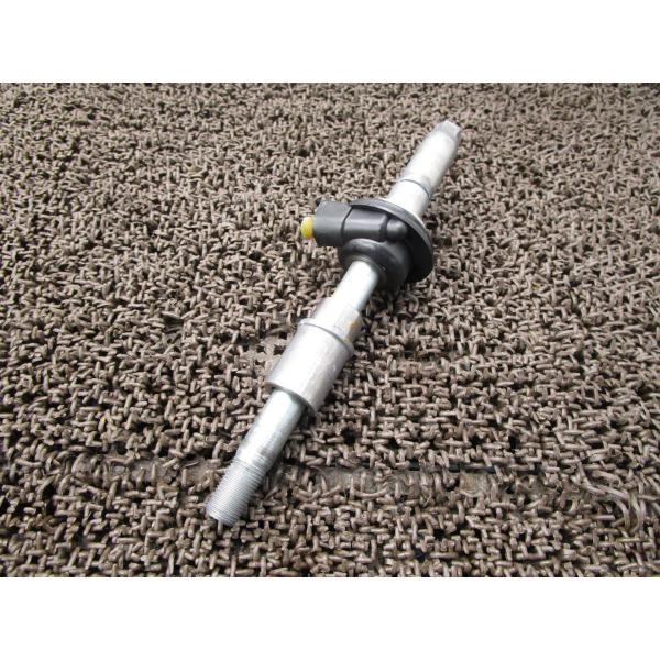 GSX-R400　フロントアクスルシャフト メーターギア商品説明始動確認済み車両からの取り外しとなります。使用感等に伴うキズございます。メーターギアは付属しております。商品の状態は、画像にてご確認下さい。修復素材に、いかがですか♪中古品の為...