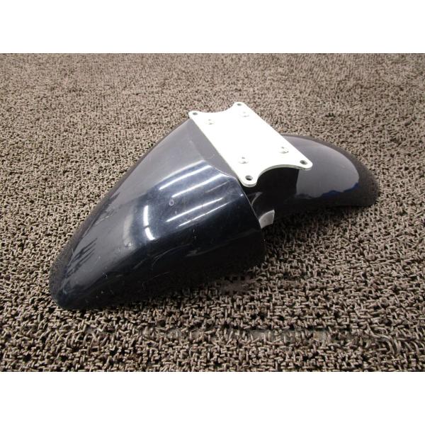 GSX-R400　フロントフェンダー商品説明始動確認済み車両からの取り外しとなります。使用感等に伴うキズ、スリキズございます。商品の状態は、画像にてご確認下さい。修復素材に、いかがですか♪中古品の為、神経質な方のご入札はご遠慮願います。【車...