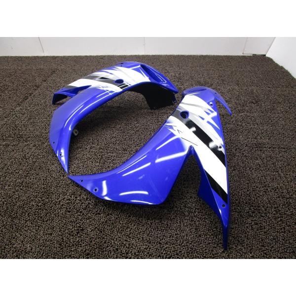 YZF-R1　サイドカウル商品説明使用感等に伴うキズ、スリキズございます。商品の状態は、画像にてご確認下さい。修復素材に、いかがですか♪中古品の為、神経質な方のご入札はご遠慮願います。【車両情報】■メーカー：ヤマハ■車名：YZF-R1■車体...