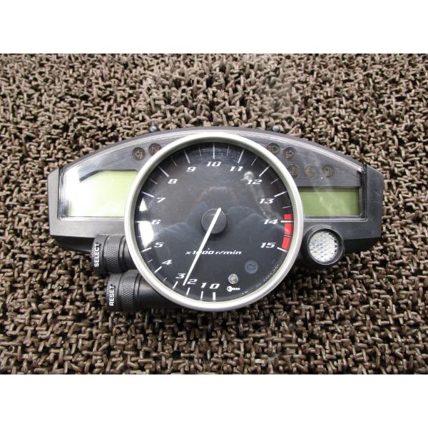 YZF-R1　デジタル メーター スピード タコ商品説明使用感等に伴うキズございます。針振れの動作は未確認です。商品の状態は、画像にてご確認下さい。修復素材に、いかがですか♪中古品の為、神経質な方のご入札はご遠慮願います。【車両情報】■メー...
