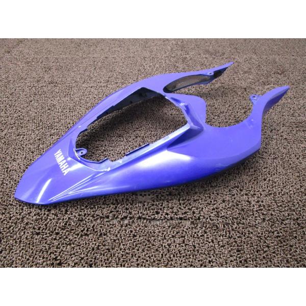 YZF-R1　シートカウル商品説明使用感等に伴うキズございます。ツメにヒビ、割れございます。商品の状態は、画像にてご確認下さい。修復素材に、いかがですか♪中古品の為、神経質な方のご入札はご遠慮願います。【車両情報】■メーカー：ヤマハ■車名：...