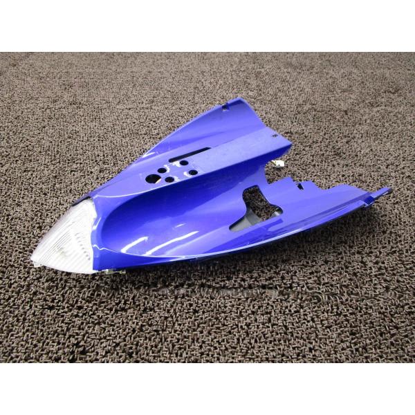 YZF-R1　シートカウル テールランプ商品説明使用感等に伴うキズ、スリキズございます。商品の状態は、画像にてご確認下さい。修復素材に、いかがですか♪中古品の為、神経質な方のご入札はご遠慮願います。【車両情報】■メーカー：ヤマハ■車名：YZ...