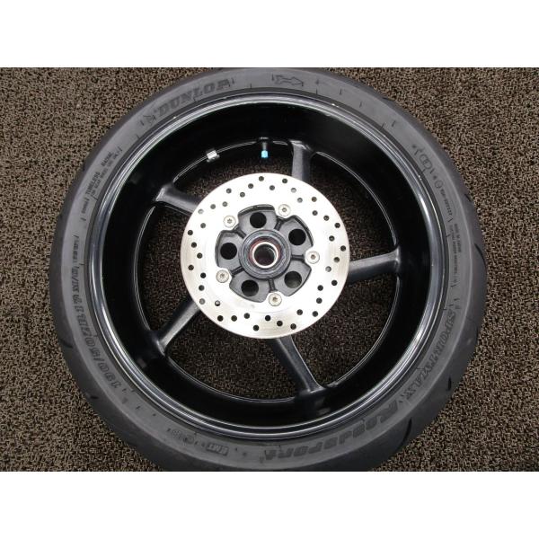 YZF-R1　リアホイール ディスク商品説明使用感等に伴うキズございます。商品の状態は、画像にてご確認下さい。修復素材に、いかがですか♪中古品の為、神経質な方のご入札はご遠慮願います。【車両情報】■メーカー：ヤマハ■車名：YZF-R1■車体...