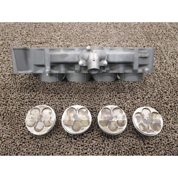 YZF-R1　シリンダー ピストン商品説明使用感等に伴うキズ、サビございます。ピストンにツメが引っかかるキズございます。商品の状態は、画像にてご確認下さい。OH素材に、いかがですか♪中古品の為、神経質な方のご入札はご遠慮願います。【車両情報...