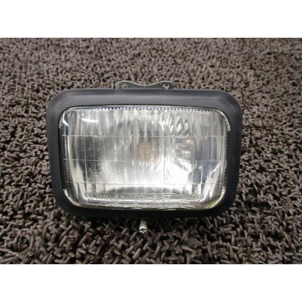 TL125　ヘッドライト商品説明使用感等に伴うキズございます。レンズにヒビございます。リム内側にサビございます。商品の状態は、画像にてご確認下さい。修復素材に、いかがですか♪中古品の為、神経質な方のご入札はご遠慮願います。【車両情報】■メー...