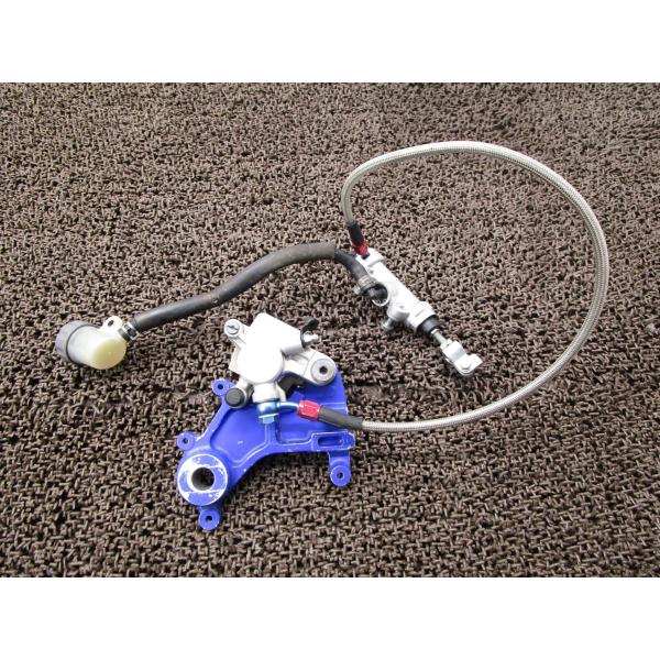 CRM250R　リアキャリパー マスターシリンダーNISSIN商品説明始動確認済み車両からの取り外しとなります。使用感等に伴うキズ、サビございます。商品の状態は、画像にてご確認下さい。修復素材に、いかがですか♪中古品の為、神経質な方のご入札...