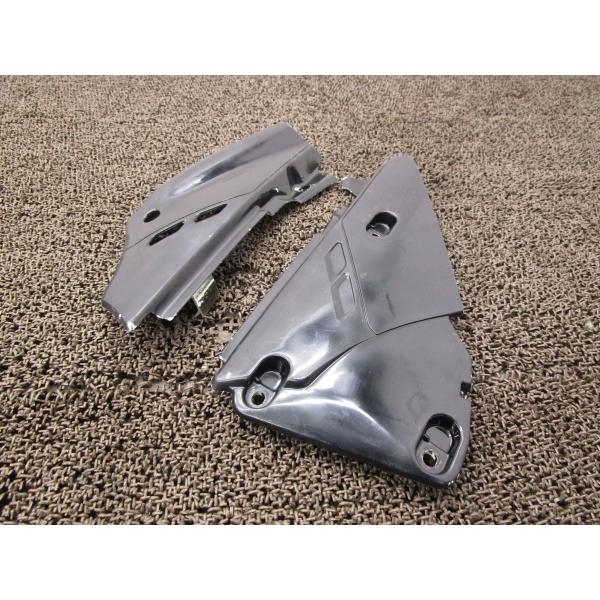 CRM250R　サイドカバー 左右商品説明始動確認済み車両からの取り外しとなります。使用感等に伴うキズございます。左右共にカット加工されております。ヒビ入っている箇所ございます(画像7、8枚目参照)。商品の状態は、画像にてご確認下さい。修復...