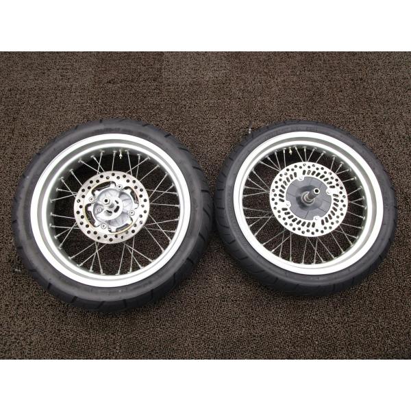 CRM250R　モタード仕様 DID ホイールセット 17インチディスク アクスルシャフト 商品説明始動確認済み車両からの取り外しとなります。使用感等に伴うキズ、サビございます。フロントとリアのディスクはおまけ程度でお考えください。メーター...