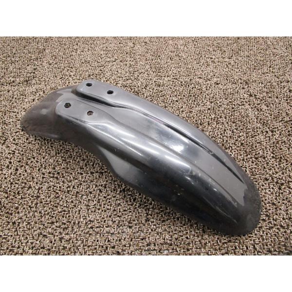 CRM250R　フロントフェンダー商品説明始動確認済み車両からの取り外しとなります。使用感等に伴うキズございます。取付穴が拡大されております。商品の状態は、画像にてご確認下さい。修復素材に、いかがですか♪中古品の為、神経質な方のご入札はご遠...