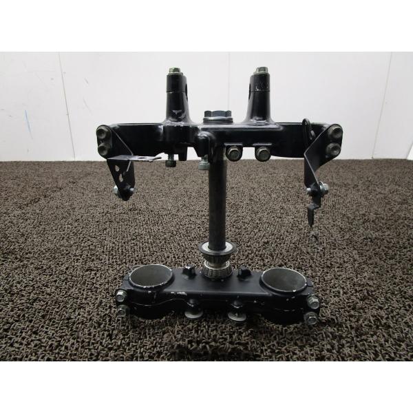 CRM250R　倒立 トップブリッジ ステム商品説明始動確認済み車両からの取り外しとなります。使用感等に伴うキズ、サビございます。商品の状態は、画像にてご確認下さい。修復素材に、いかがですか♪中古品の為、神経質な方のご入札はご遠慮願います。...