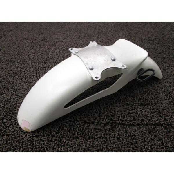 VF400F　フロントフェンダー商品説明始動確認済み車両からの取り外しとなります。使用感等に伴うキズございます。ヒビございます。1ヶ所取付穴が拡大しております(画像9、10枚目参照)。商品の状態は、画像にてご確認下さい。修復素材に、いかがで...