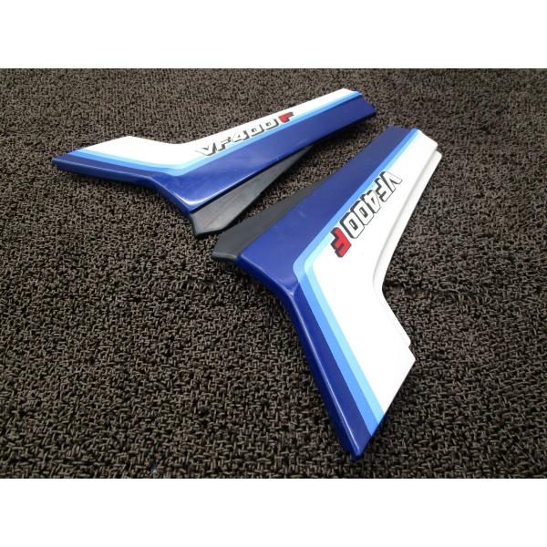 VF400F　サイドカバー 左右商品説明始動確認済み車両からの取り外しとなります。使用感等に伴うキズ、スリキズございます。右カバーの取付部が欠損しております。商品の状態は、画像にてご確認下さい。修復素材に、いかがですか♪中古品の為、神経質な...
