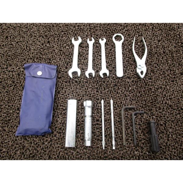 VF400F　車載工具商品説明始動確認済み車両からの取り外しとなります。使用感等に伴うキズございます。保存袋に穴あきございます。商品の状態は、画像にてご確認下さい。修復素材に、いかがですか♪中古品の為、神経質な方のご入札はご遠慮願います。【...