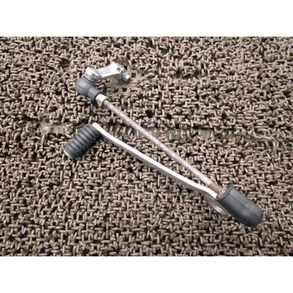 VF400F　チェンジペダル商品説明始動確認済み車両からの取り外しとなります。使用感等に伴うキズ、サビございます。商品の状態は、画像にてご確認下さい。修復素材に、いかがですか♪中古品の為、神経質な方のご入札はご遠慮願います。【車両情報】■メ...