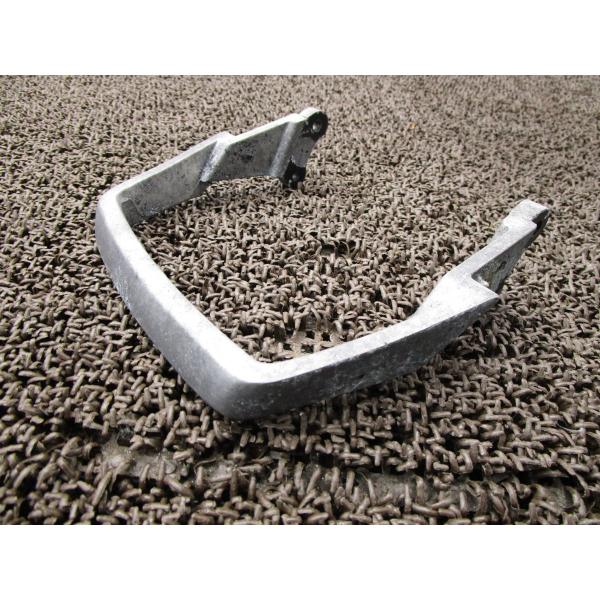 VF400F　タンデムバー商品説明始動確認済み車両からの取り外しとなります。使用感等に伴うキズございます。商品の状態は、画像にてご確認下さい。修復素材に、いかがですか♪中古品の為、神経質な方のご入札はご遠慮願います。【車両情報】■メーカー：...