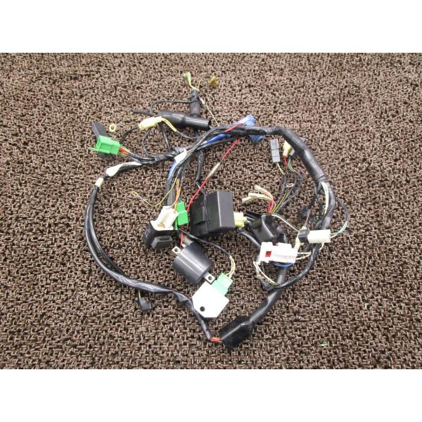 KSR110　メインハーネス イグナイター レギュレターイグニッションコイル 商品説明始動確認済み車両からの取り外しとなります。使用感等に伴うキズございます。商品の状態は、画像にてご確認下さい。修復素材に、いかがですか♪中古品の為、神経質な...