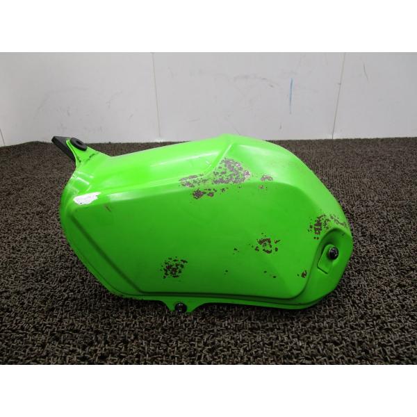 KSR110　ガソリンタンク フューエルコック商品説明始動確認済み車両からの取り外しとなります。使用感等に伴うキズございます。タンク内全体的にキレイな印象です。後方の左右にステッカー痕、ペイント補修痕ございます(画像8枚目参照)。フューエル...