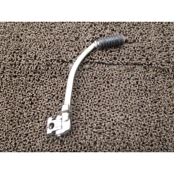 KSR110　キックペダル商品説明始動確認済み車両からの取り外しとなります。使用感等に伴うキズ、サビございます。商品の状態は、画像にてご確認下さい。修復素材に、いかがですか♪中古品の為、神経質な方のご入札はご遠慮願います。【車両情報】■メー...