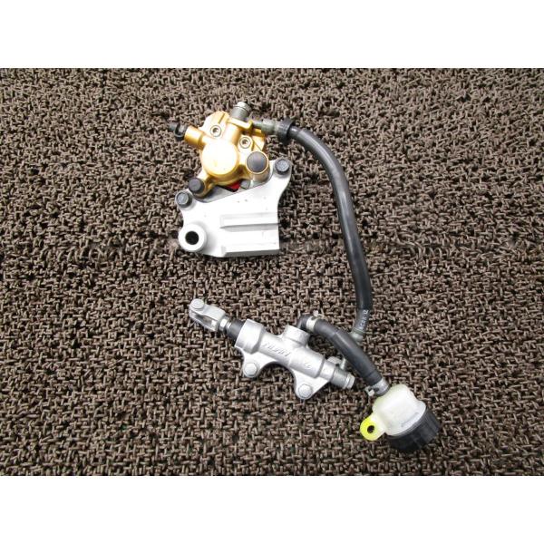 KSR110　リアキャリパー マスターシリンダーNISSIN商品説明始動確認済み車両からの取り外しとなります。使用感等に伴うキズ、サビございます。商品の状態は、画像にてご確認下さい。修復素材に、いかがですか♪中古品の為、神経質な方のご入札は...