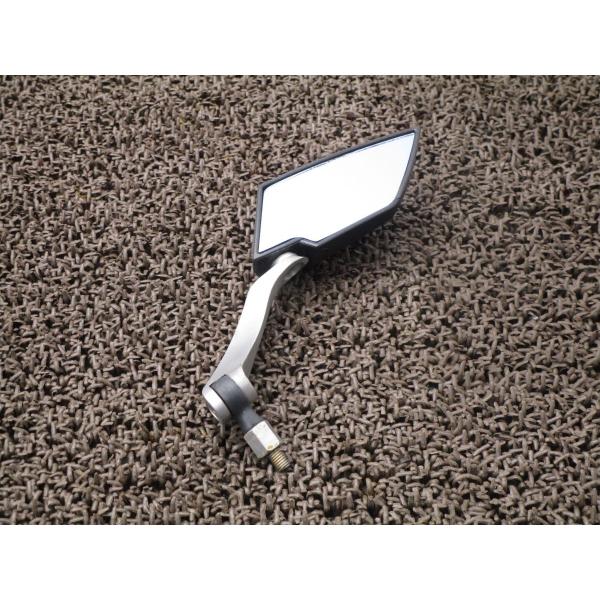 KSR110　社外 ミラー商品説明始動確認済み車両からの取り外しとなります。使用感等に伴うキズございます。商品の状態は、画像にてご確認下さい。カスタム素材に、いかがですか♪中古品の為、神経質な方のご入札はご遠慮願います。【車両情報】■メーカ...