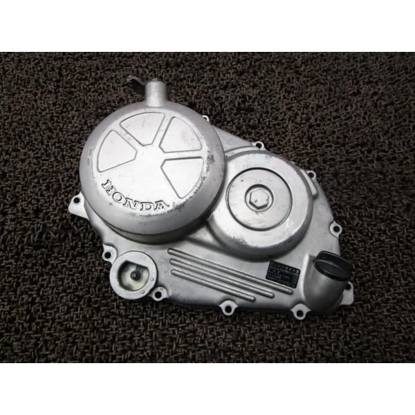 スパーダ　クラッチカバー商品説明始動確認済み車両からの取り外しとなります。使用感等に伴うキズございます。商品の状態は、画像にてご確認下さい。修復素材に、いかがですか♪中古品の為、神経質な方のご入札はご遠慮願います。【車両情報】■メーカー：ホ...