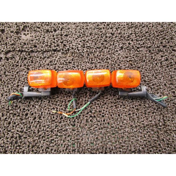 TLM220R　ウインカー 4個セット商品説明始動確認済み車両からの取り外しとなります。使用感等に伴うキズ、ガリキズございます。商品の状態は、画像にてご確認下さい。修復素材に、いかがですか♪中古品の為、神経質な方のご入札はご遠慮願います。【...