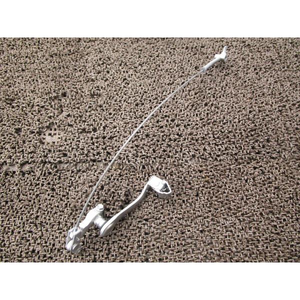 TLM220R　ブレーキペダル商品説明始動確認済み車両からの取り外しとなります。使用感等に伴うキズございます。アームに歪みございます。ペダルにガリキズございます。商品の状態は、画像にてご確認下さい。修復素材に、いかがですか♪中古品の為、神経...