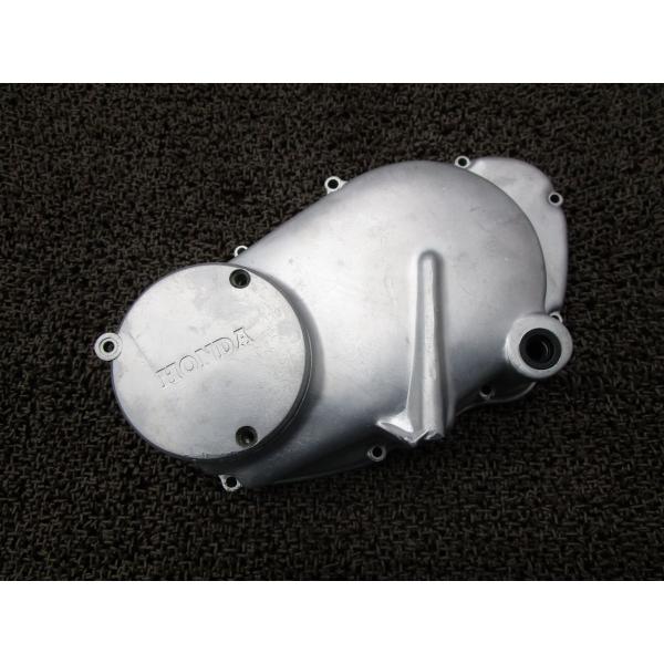 CB77　クラッチカバー商品説明使用感等に伴うキズございます。削れキズございます。商品の状態は、画像にてご確認下さい。修復素材に、いかがですか♪中古品の為、神経質な方のご入札はご遠慮願います。【車両情報】■メーカー：ホンダ■車名：CB77■...