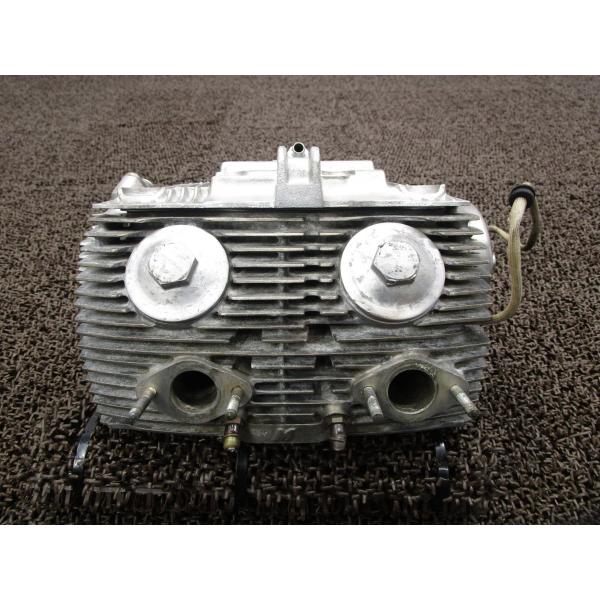 CB77　Type1 シリンダーヘッド商品説明使用感等に伴うキズ、サビございます。商品の状態は、画像にてご確認下さい。OH素材に、いかがですか♪中古品の為、神経質な方のご入札はご遠慮願います。【車両情報】■メーカー：ホンダ■車名：CB77■...