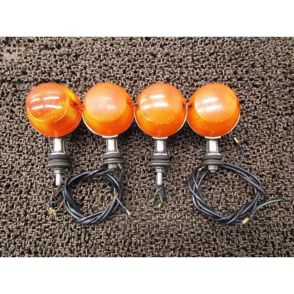 ブロンコ　ウインカー 4個セット商品説明始動確認済み車両からの取り外しとなります。使用感等に伴うキズ、サビございます。レンズにスリキズございます。レンズ固定部のネジがナメかけておりますが、手で回せました。商品の状態は、画像にてご確認下さい。...