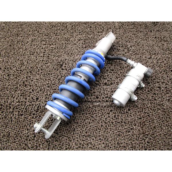 XLR250R　リアサスペンション商品説明始動確認済み車両からの取り外しとなります。使用感等に伴うキズ、サビございます。商品の状態は、画像にてご確認下さい。修復素材に、いかがですか♪中古品の為、神経質な方のご入札はご遠慮願います。【車両情報...