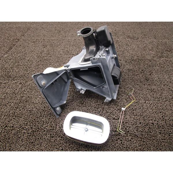 XR250　エアクリーナーボックス商品説明始動確認済み車両からの取り外しとなります。使用感等に伴うキズございます。ボックスにヒビが入っている箇所ございます。商品の状態は、画像にてご確認下さい。修復素材に、いかがですか♪中古品の為、神経質な方...