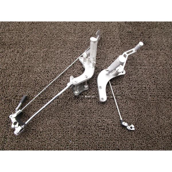 マグナ250　社外 イージーライダース ステップ商品説明始動確認済み車両からの取り外しとなります。使用感等に伴うキズございます。ガリキズ、削れございます。商品の状態は、画像にてご確認下さい。カスタム素材に、いかがですか♪中古品の為、神経質な...