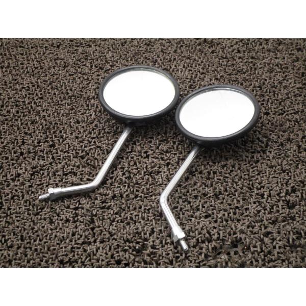 KSR-2　ミラー 左右 丸型商品説明始動確認済み車両からの取り外しとなります。使用感等に伴うキズございます。ケースにガリキズございます。ボルトに曲がりございます(画像6枚目参照)。鏡面のフチに白っぽいモヤがございます。商品の状態は、画像に...