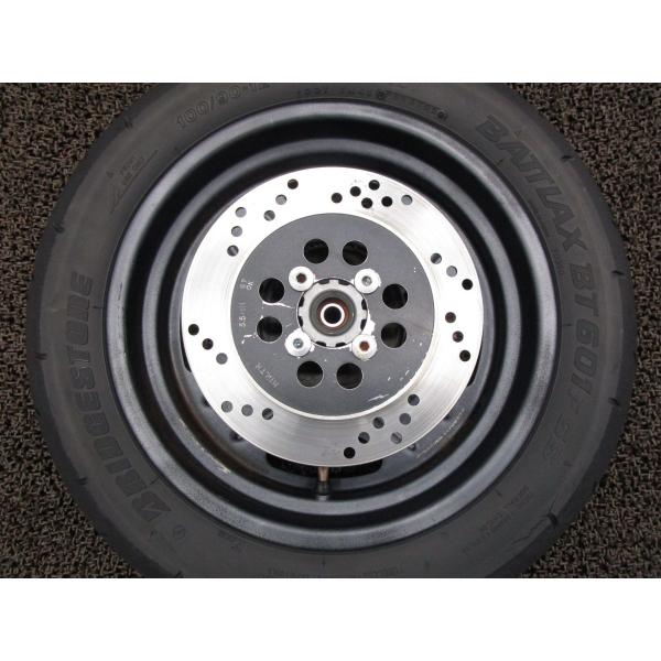 KSR-2　フロントホイール商品説明始動確認済み車両からの取り外しとなります。使用感等に伴うキズ、サビございます。タイヤにヒビございます。商品の状態は、画像にてご確認下さい。修復素材に、いかがですか♪中古品の為、神経質な方のご入札はご遠慮願...