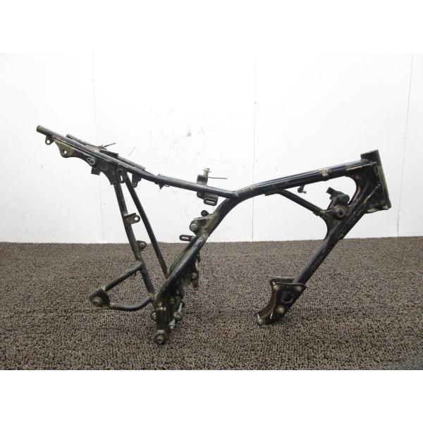 エイプ50　メインフレーム商品説明始動確認済み車両からの取り外しとなります。使用感等に伴うキズ、サビございます。左側のストッパーが若干曲がっております。商品の状態は、画像にてご確認下さい。修復素材に、いかがですか♪中古品の為、神経質な方のご...