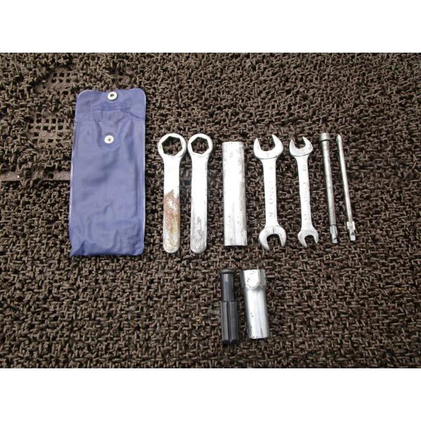 CRM80　車載工具商品説明始動確認済み車両からの取り外しとなります。使用感等に伴うキズございます。保存袋に穴あきございます。商品の状態は、画像にてご確認下さい。修復素材に、いかがですか♪中古品の為、神経質な方のご入札はご遠慮願います。【車...