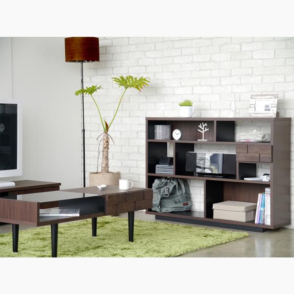 お部屋のインテリア性を壊さず取り入れやすい、強化紙に木目シートを施した、落ち着きのある木目調デザイン。                                          引き出し前板のタイルチップ形状は、木の素材感を出すため...